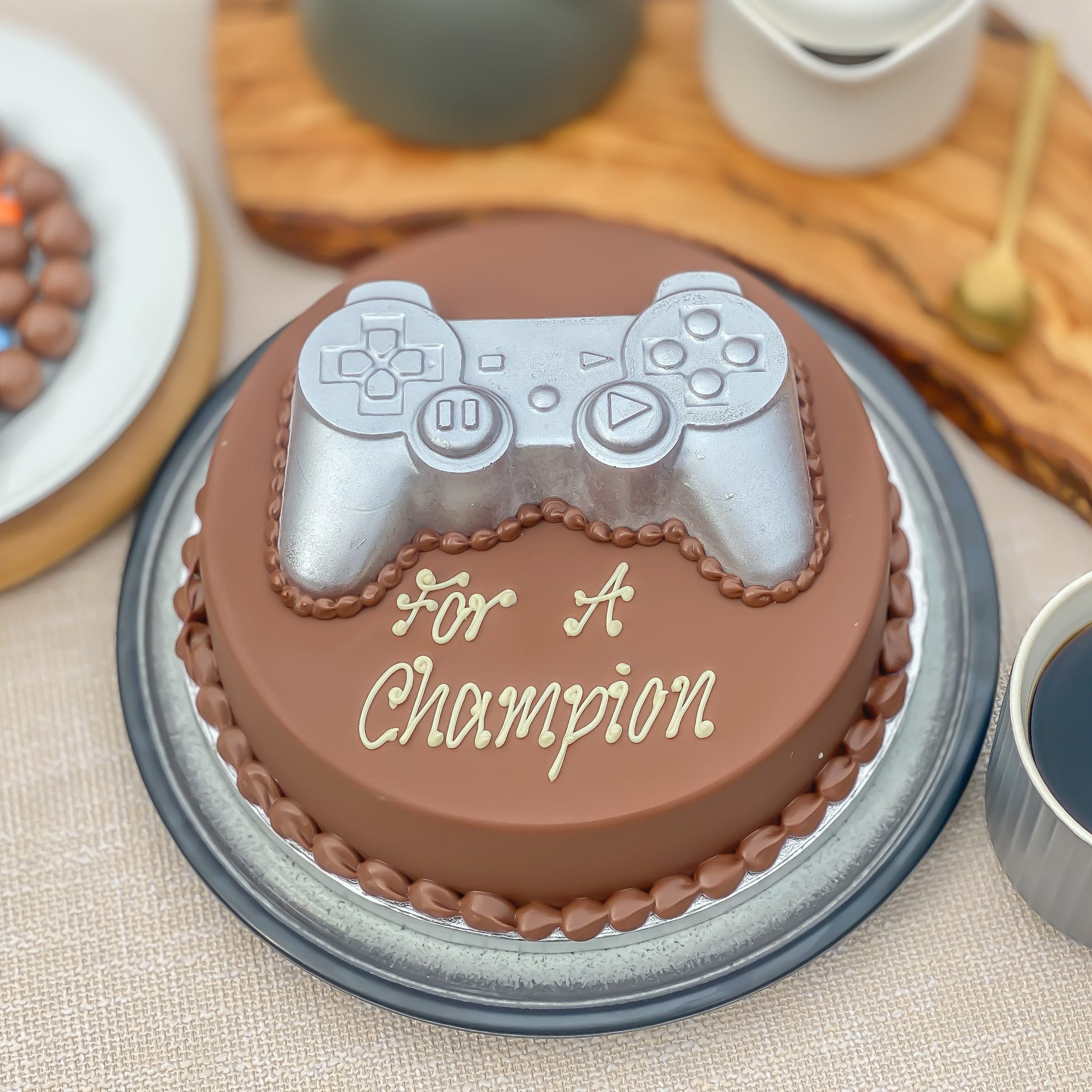 Personalised Gamer Smash Chocolate Cake | The Giftie Company
